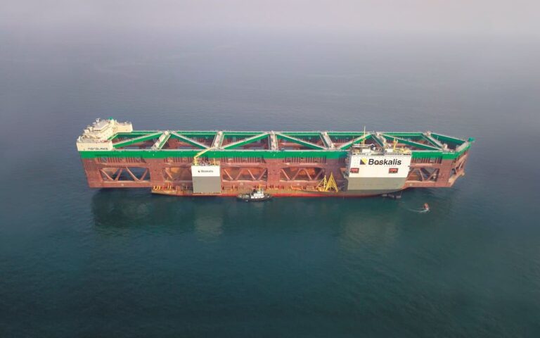 10 Biggest Heavy Lift Ships In The World - Maritime Page