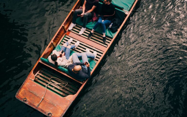What Is A Punt Boat? A Guide To The Traditional Watercraft - Maritime Page