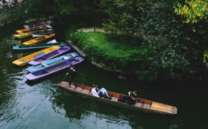 What Is A Punt Boat? A Guide To The Traditional Watercraft - Maritime Page
