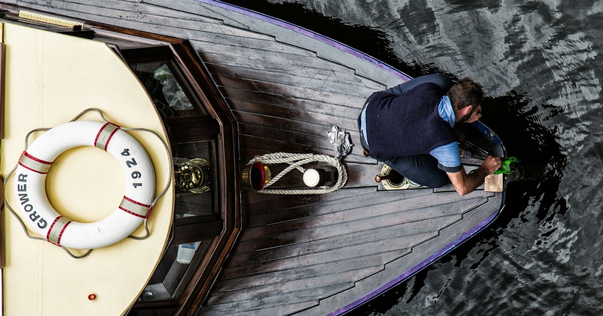 Boat Cleaning 101: How Are Ships Cleaned? - Maritime Page